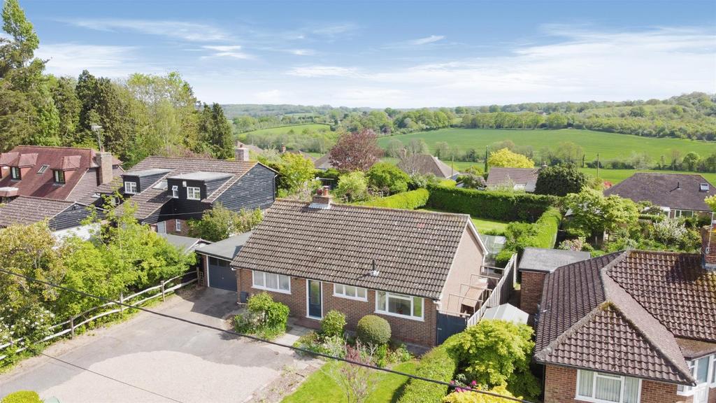 Mill Corner, Northiam 2 bed detached bungalow - £485,000