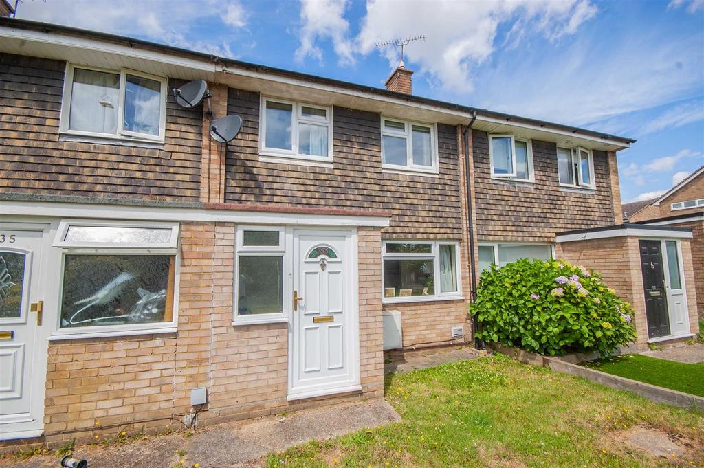 Robin Way, Tile Kiln, Chelmsford 3 bed terraced house - £325,000