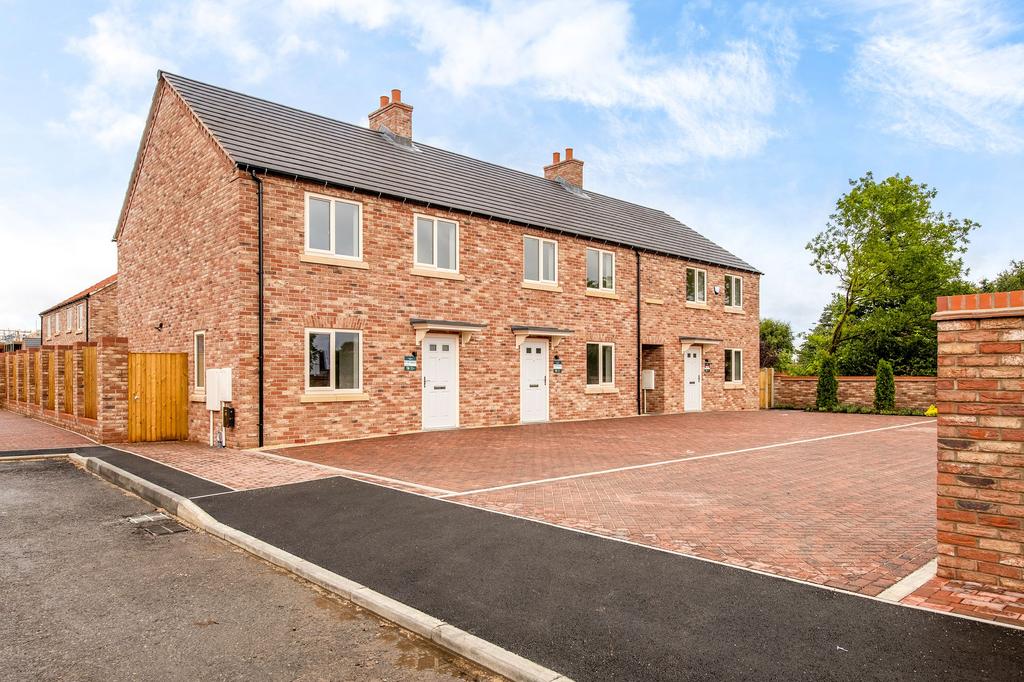 4 Yew Tree Close, Woodlands Ridge... 3 bed townhouse - £220,000
