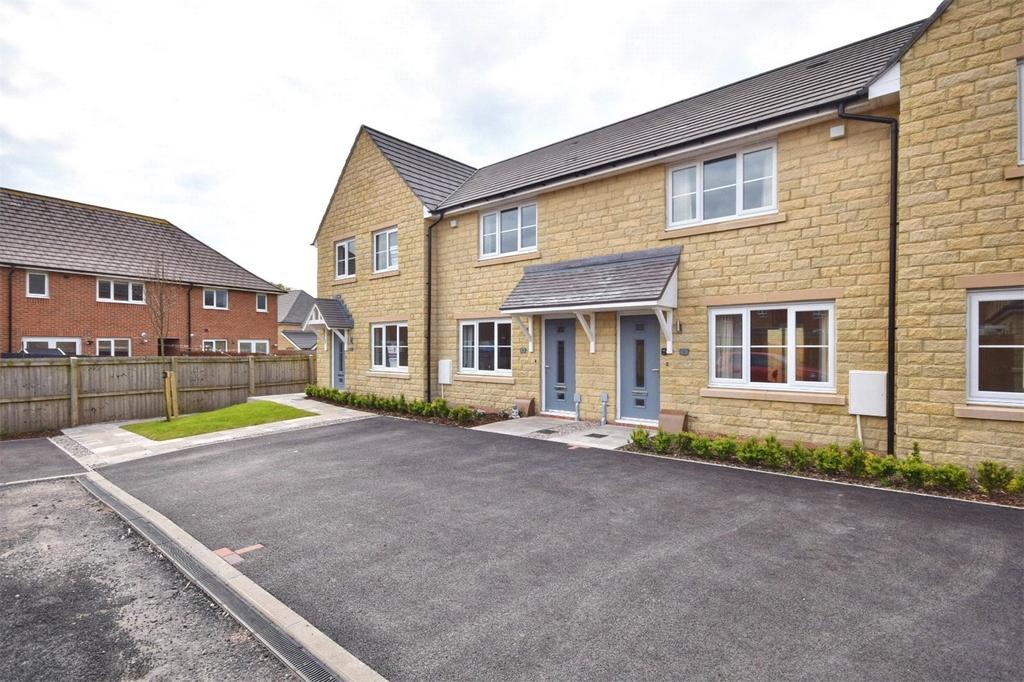 Cypress Square, Barrow, Clitheroe... 2 bed terraced house - £77,000