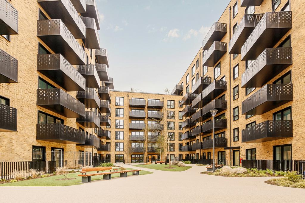 Sarsen House, Middle Road, W7 Studio - £279,950