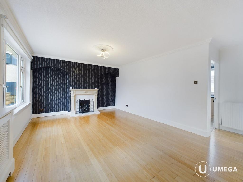 Niddrie Marischal Crescent... 3 bed semi-detached house - £1,300 pcm (£ ...