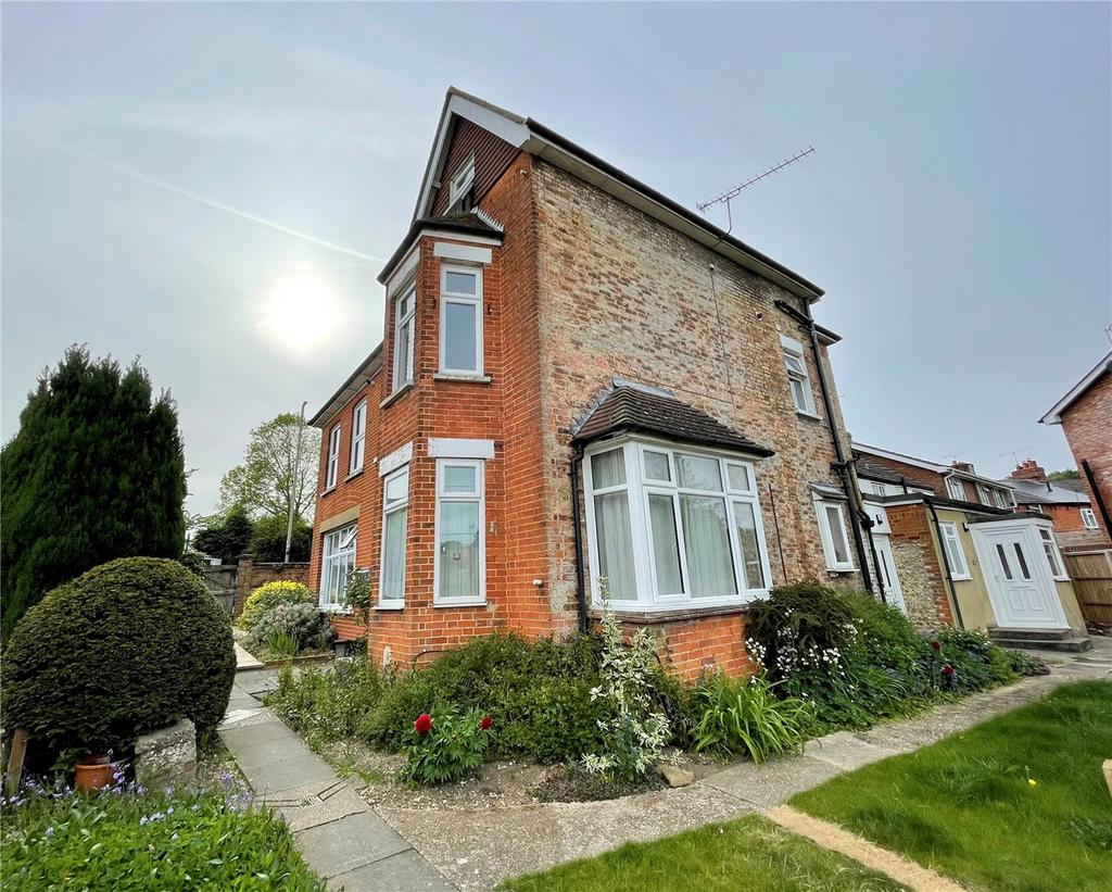 Farnborough Road, Farnham, Surrey, GU9 1 bed apartment - £1,000 pcm (£ ...