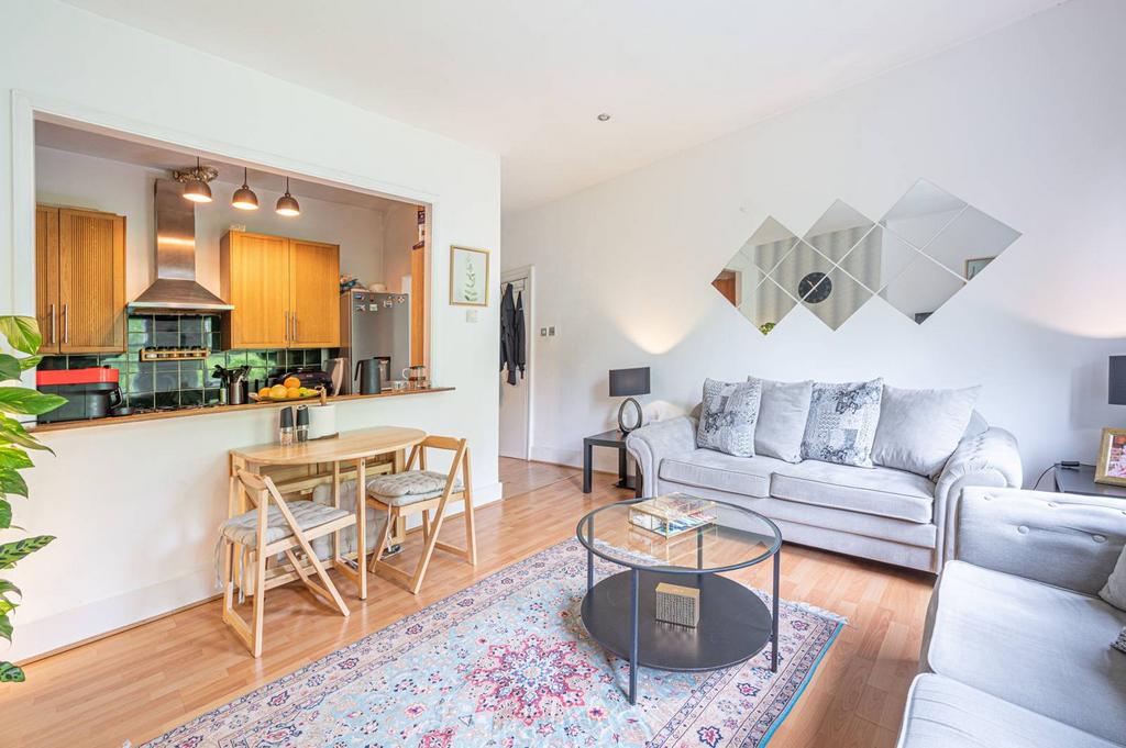 Finchley Road, Hampstead, London, NW3 1 bed flat - £475,000