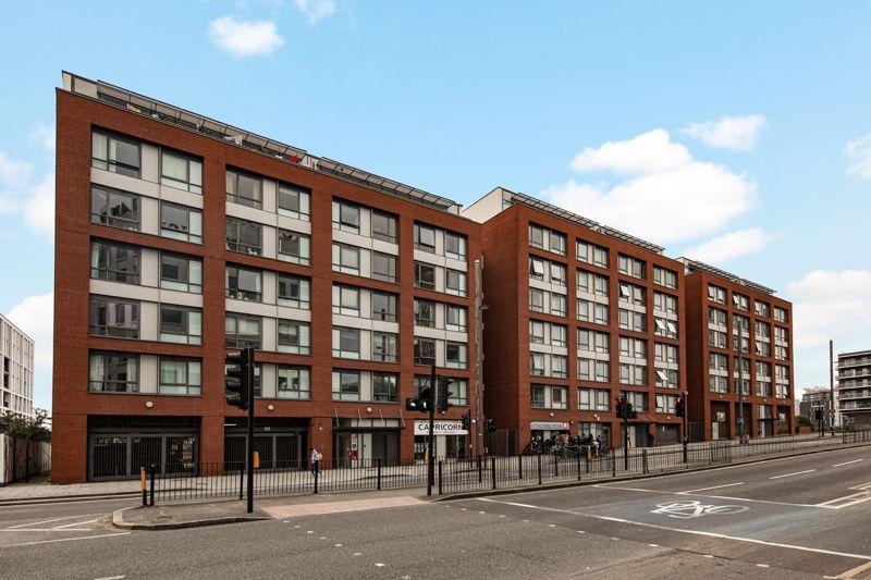 High Street, Stratford E15 1 bed flat - £1,650 pcm (£381 pw)