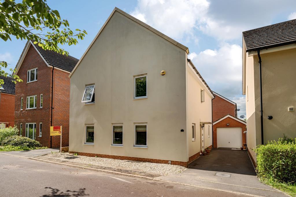 Bracknell, Berkshire, RG12 4 bed detached house - £575,000