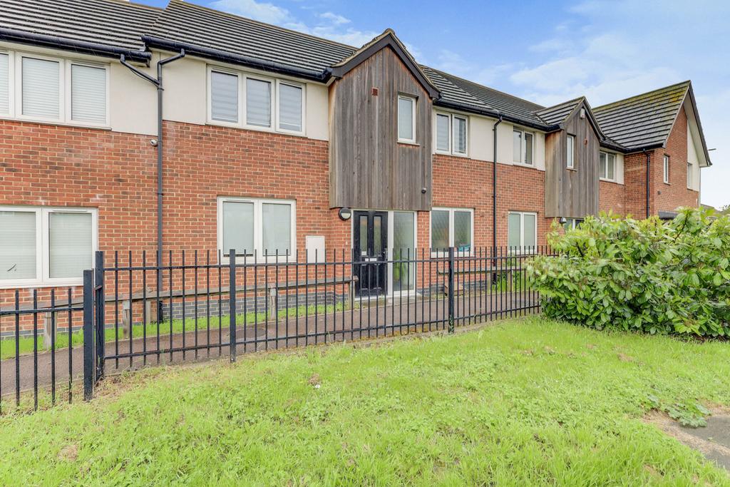 Morris Court, Basildon, SS15 3 bed terraced house - £400,000