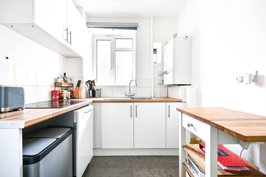 Weir Road, Balham, London, SW12 1 bed flat - £340,000