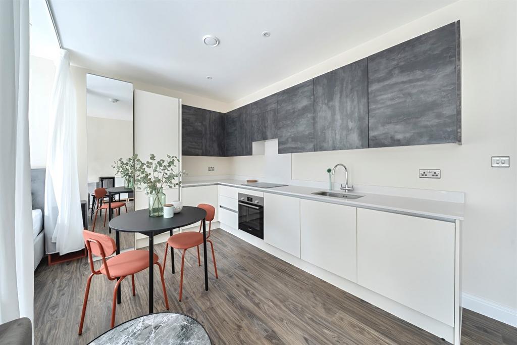 Cadogan House, Rose Kiln Lane, Reading, RG2 Studio - £1,050 pcm (£242 pw)