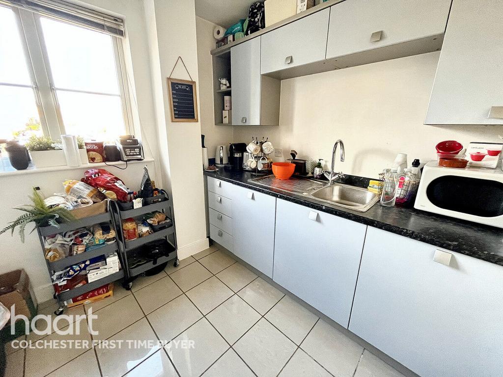 Propelair Way, Colchester 2 bed apartment - £190,000
