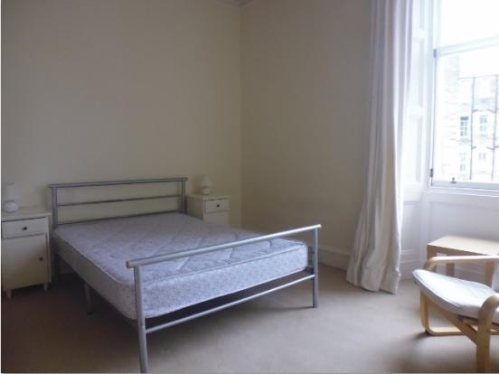 13, Comely Bank Row, Edinburgh, EH4 1EA 1 bed flat - £1,100 pcm (£254 pw)