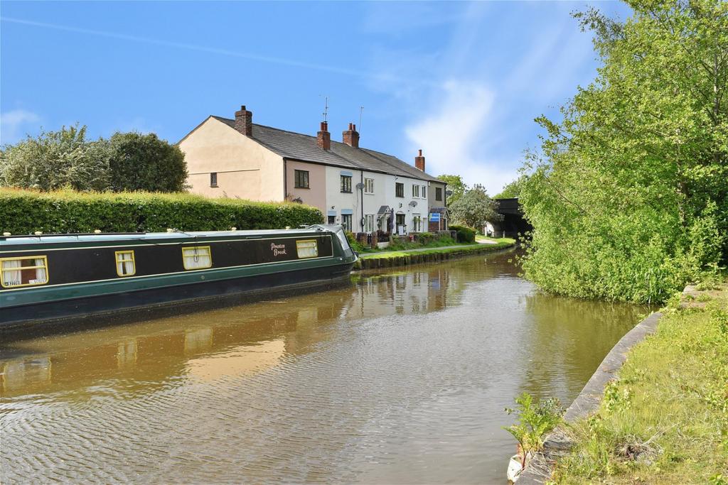Canalside Cottages, Preston Brook, Cheshire 2 bed terraced house for sale - £200,000
