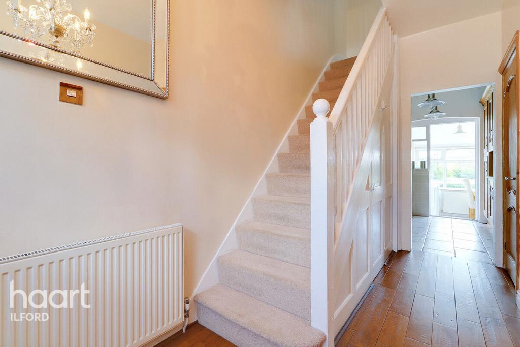 Eastern Avenue, ILFORD 3 bed semi-detached house - £615,000