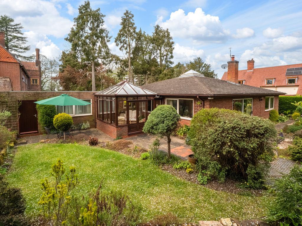 Kenilworth Road Leamington Spa 3 Bed Detached Bungalow For Sale £