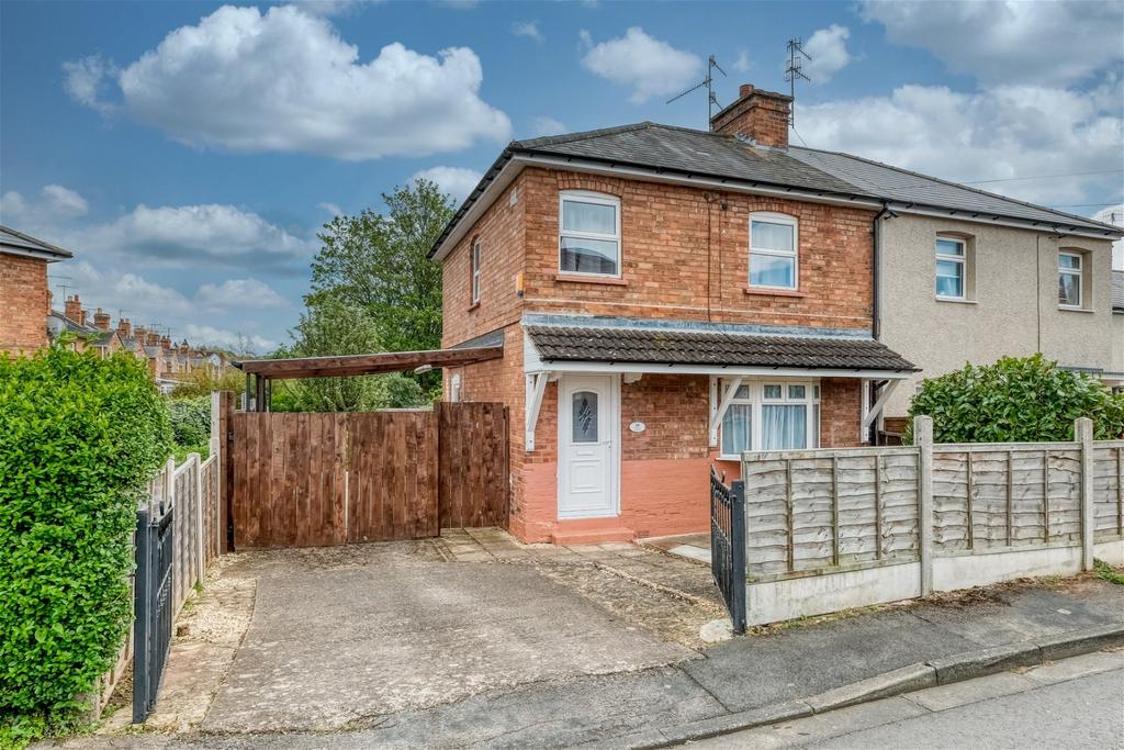Vigornia Avenue, Worcester, WR3 8JX 3 bed semi-detached house - £220,000