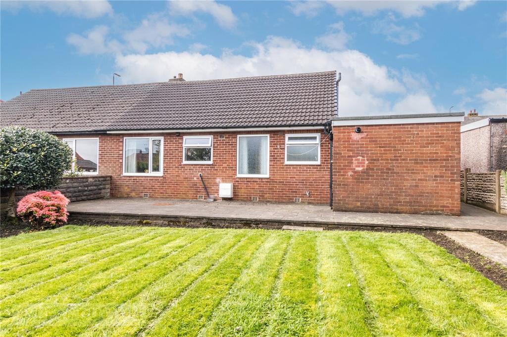 Moor End Road, Halifax, West... 3 bed semi-detached bungalow - £220,000