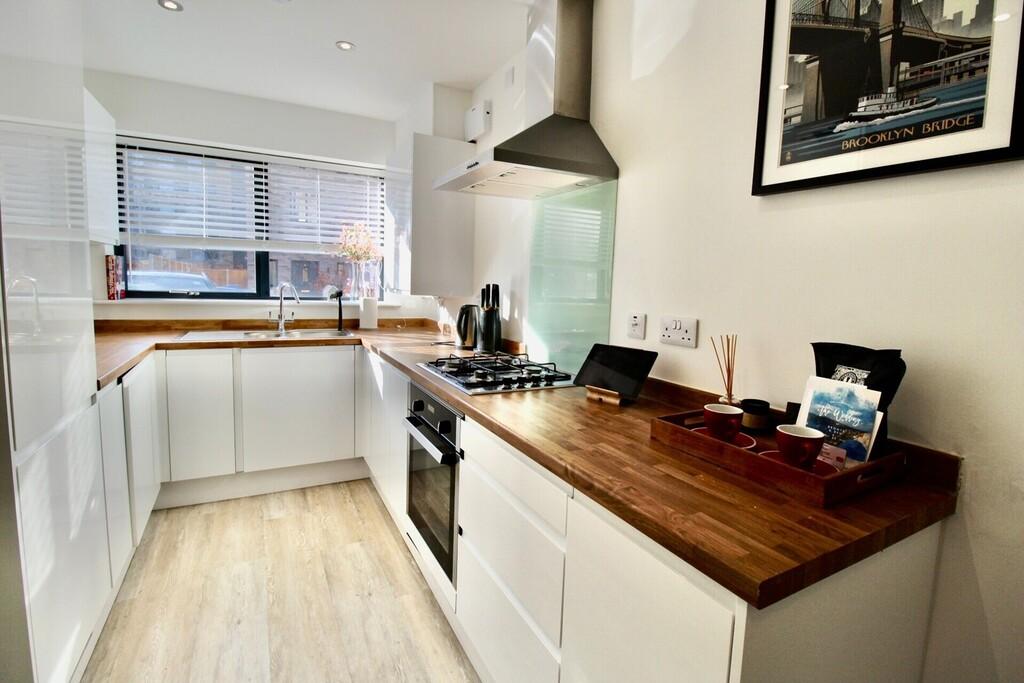 Waterside Way, Nottingham, ng2 4rs 3 bed townhouse - £1,500 pcm (£346 pw)