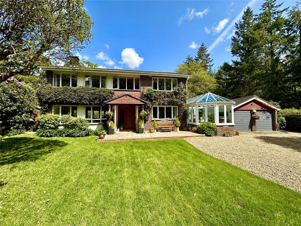 Moonhills Lane, Beaulieu, Brockenhurst, Hampshire, SO42 4 bed detached ...