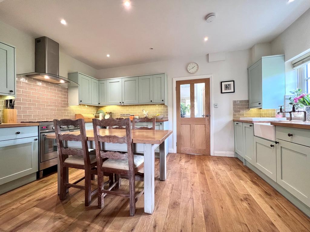 Summerside, Buckland, SN7 3 bed cottage - £525,000