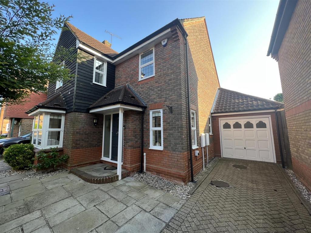 Western Mews, Billericay, Essex 4 bed detached house - £800,000