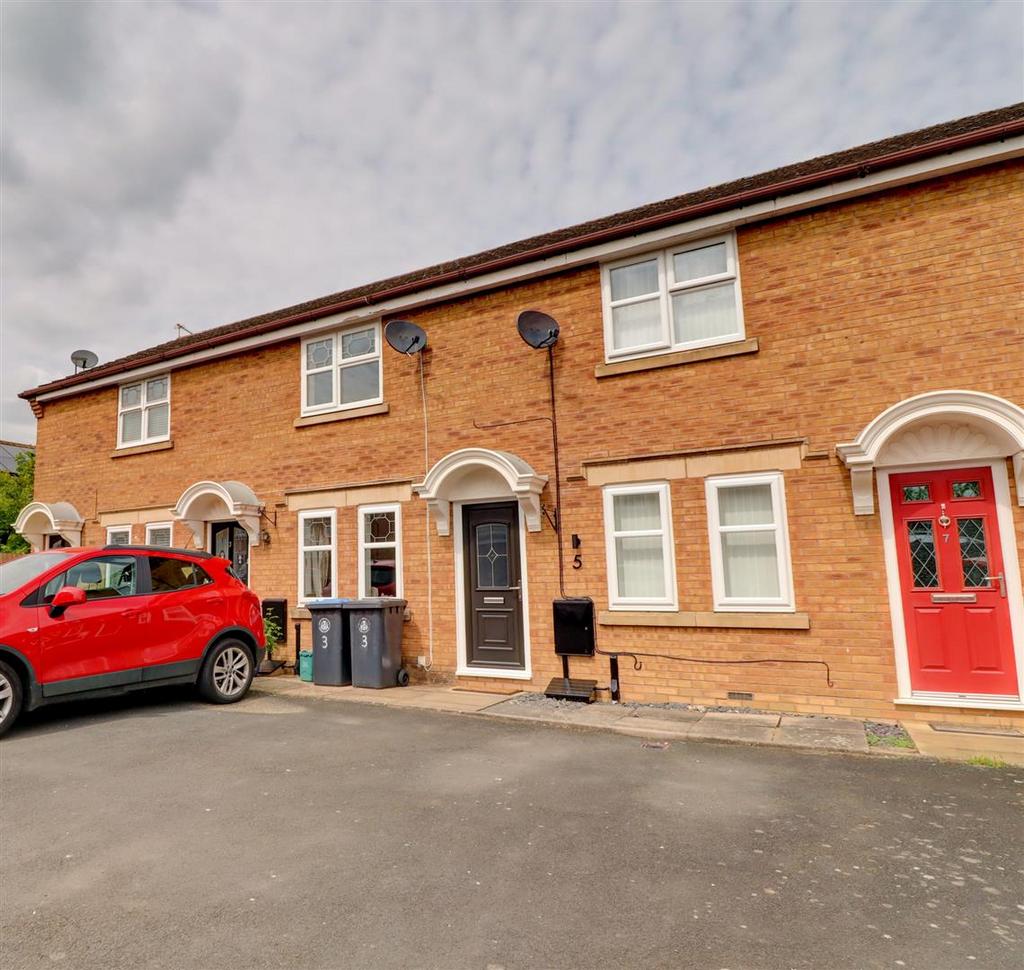 Arden Close, Wilmcote... 2 bed terraced house - £1,000 pcm (£231 pw)