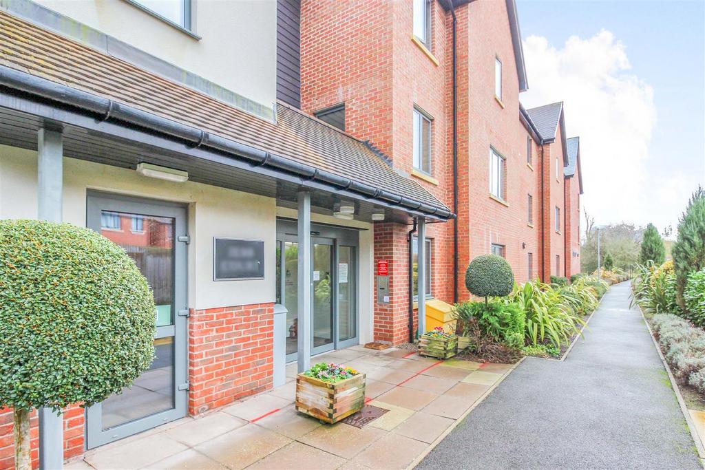 Jebb Court, Dairy Grove, Ellesmere 1 bed flat - £150,000