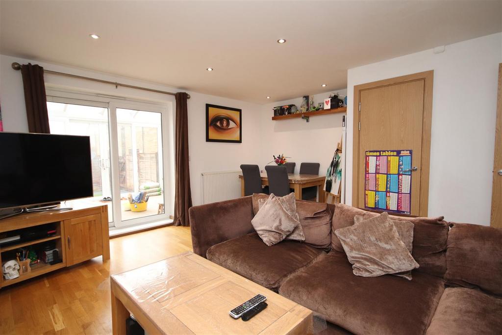 Salisbury Road Dartford 3 Bed Terraced House For Sale £400 000