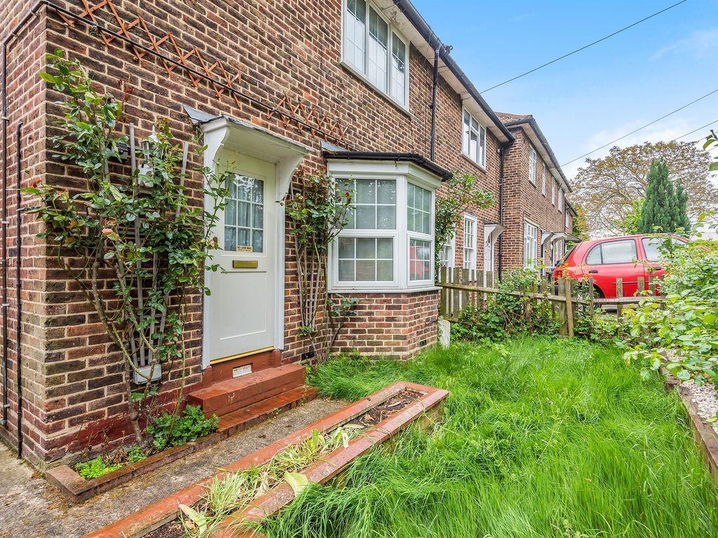 Oakview Road, London SE6 3 bed semi-detached house - £400,000