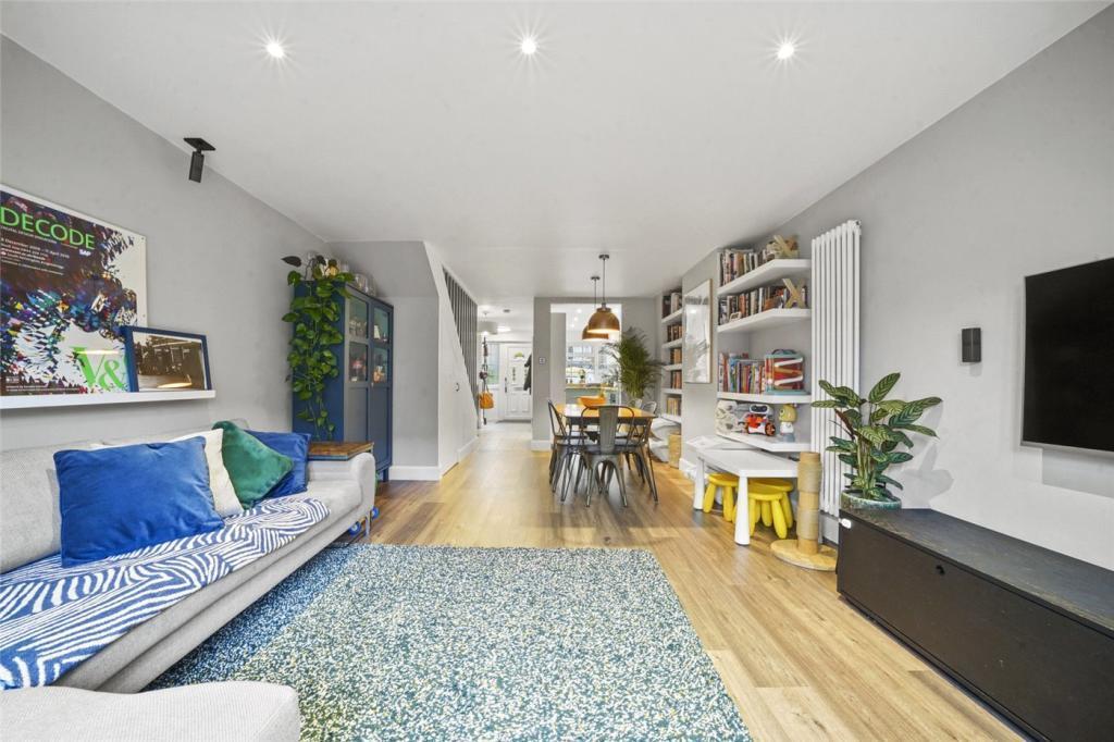 Ludwick Mews, London SE14 3 bed terraced house - £650,000
