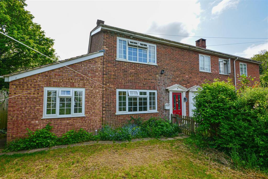 Craig Close, Crowhurst 3 bed semi-detached house for sale - £350,000