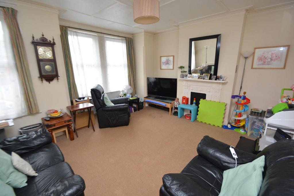 Graham Road, Harrow, HA3 5RF 3 bed property - £525,000
