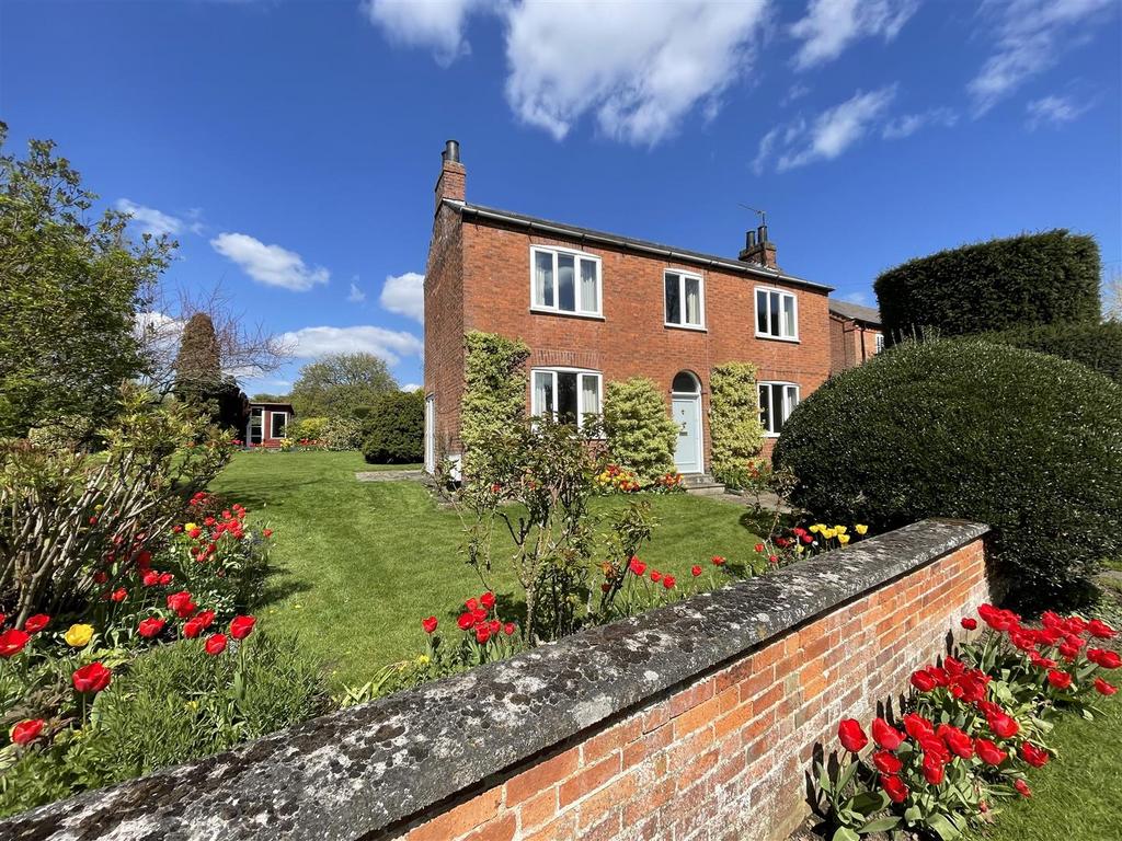 Yew Tree House, Tur Langton... 3 bed detached house for sale - £600,000