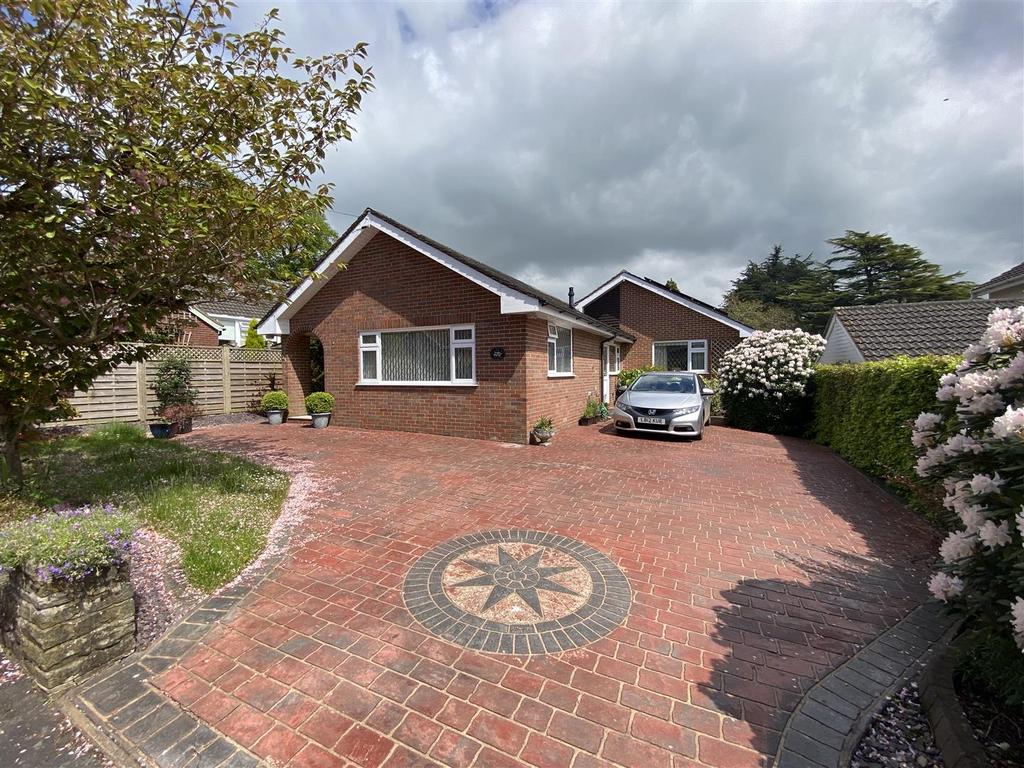 Rock Crescent, Oulton, Stone 3 bed detached bungalow - £450,000