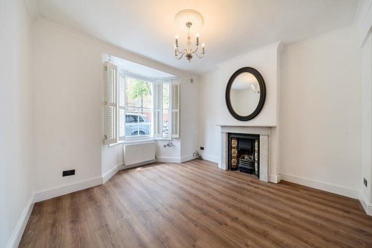 Trott Street London SW11 3 bed house - £3,200 pcm (£738 pw)