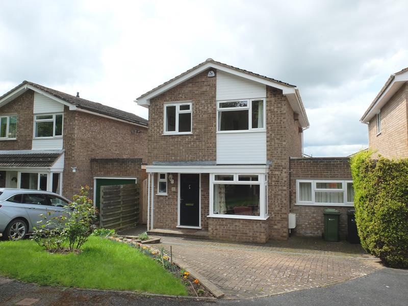 10 Jubilee Close, Ledbury... 3 bed detached house - £335,000
