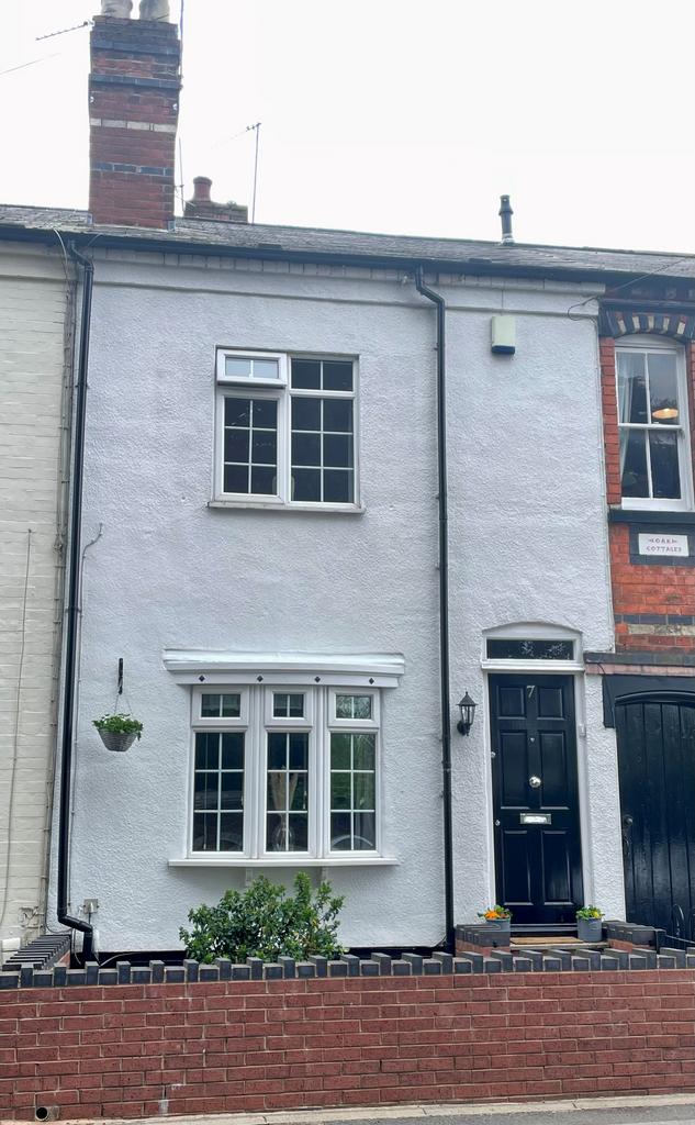 LIMES ROAD, WOLVERHAMPTON WV6 2 bed terraced house - £975 pcm (£225 pw)
