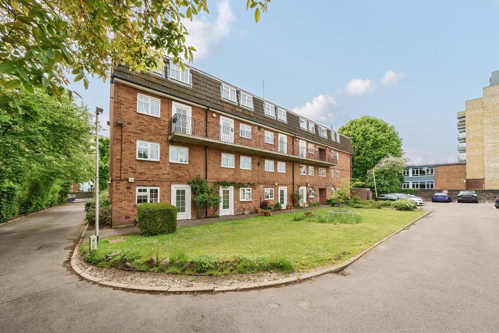 The Mall, Ealing 2 bed flat for sale - £650,000
