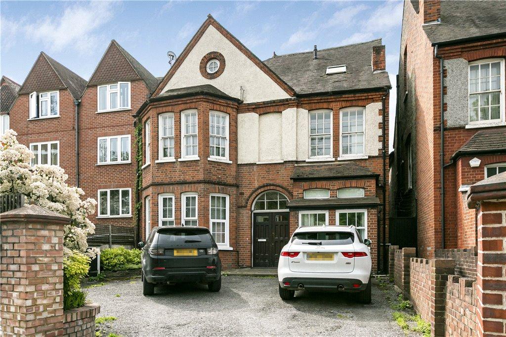 Upper Richmond Road, Putney, SW15 2 bed apartment - £2,000 pcm (£462 pw)