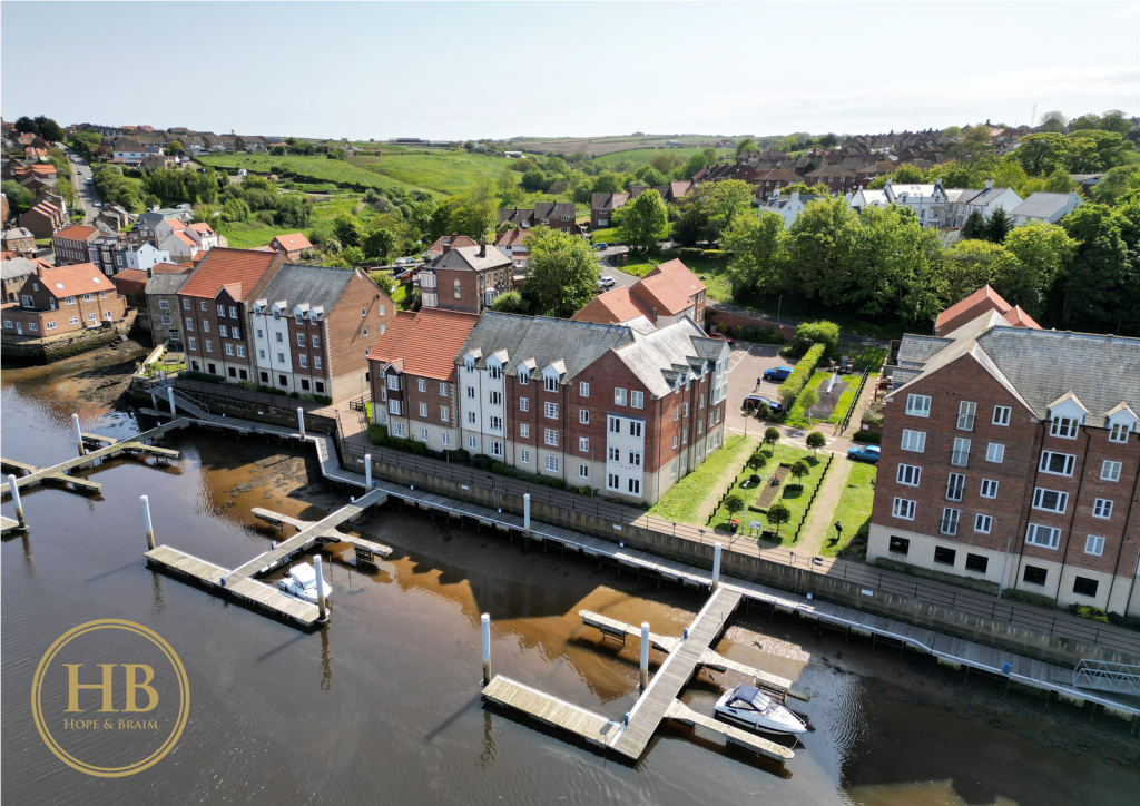 3 Hunton Court, Whitehall Landing 2 bed apartment - £275,000
