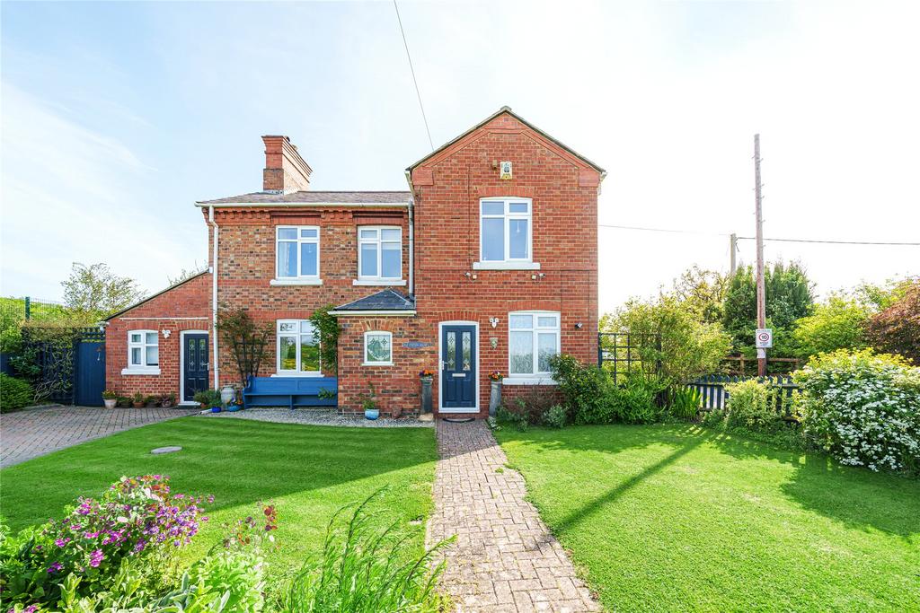 Marsh Gibbon, Bicester, Oxfordshire... 4 bed detached house - £550,000