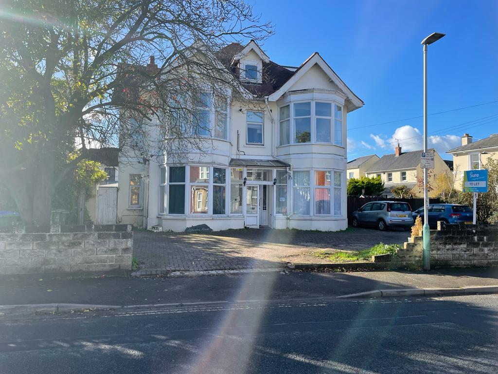 Libertus Road Cheltenham 1 bed flat - £680 pcm (£157 pw)