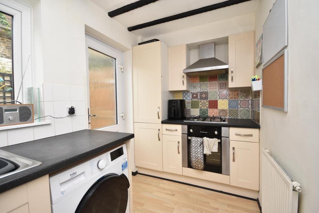Old Road, Linslade, LU7 2RB 2 bed terraced house - £220,000