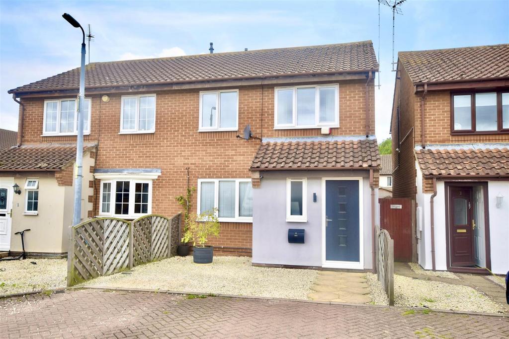 Omega Court, Leighton Buzzard, LU7 3XR 3 bed semi-detached house - £340,000