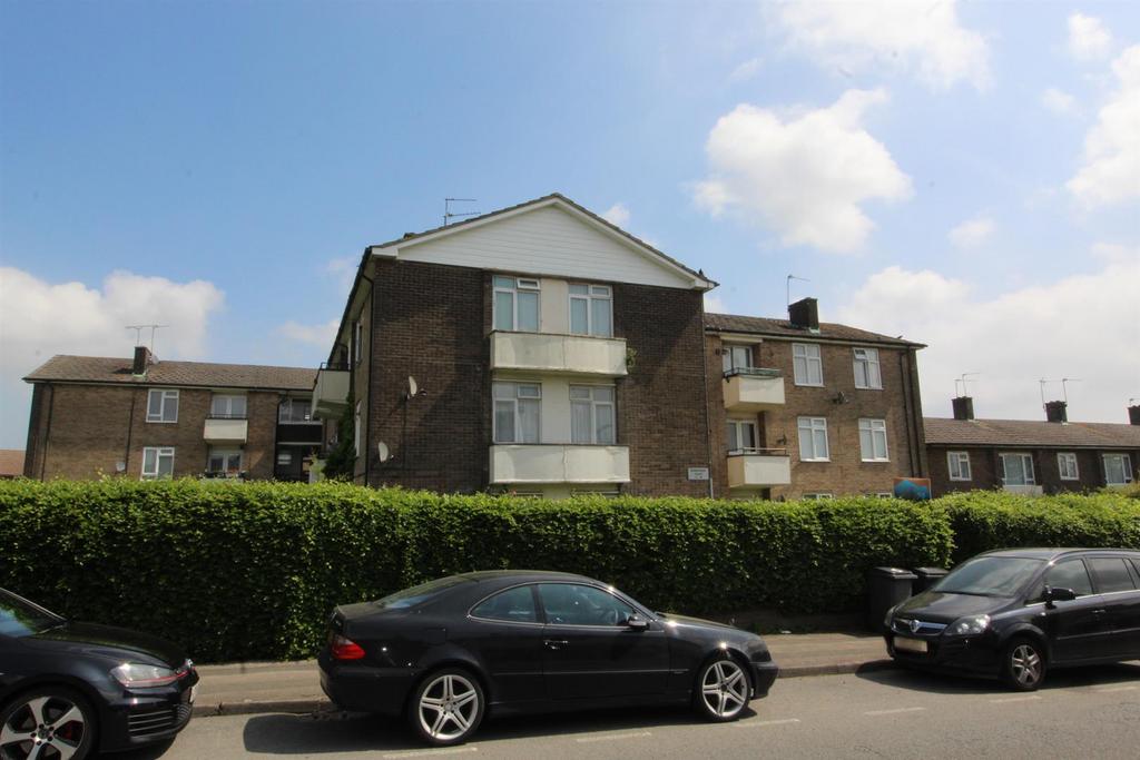 Quinta Drive, Barnet EN5 2 bed flat - £300,000