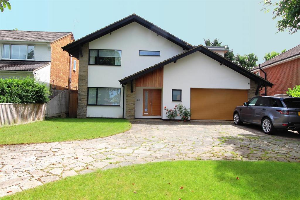 Heath Road, Potters Bar EN6 4 bed detached house - £1,295,000