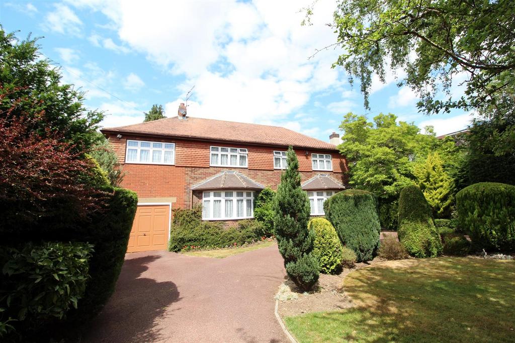 Brookmans Avenue, Brookmans Park AL9 4 bed detached house - £1,685,000