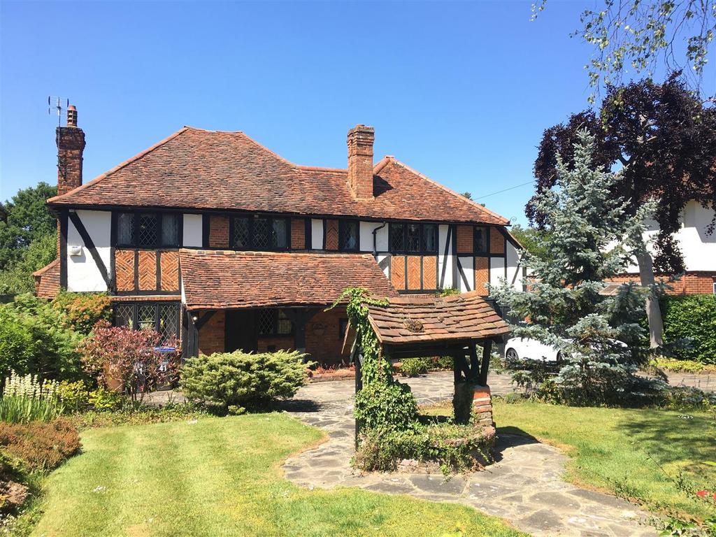 Brookmans Avenue, Brookmans Park AL9 4 bed detached house - £1,450,000