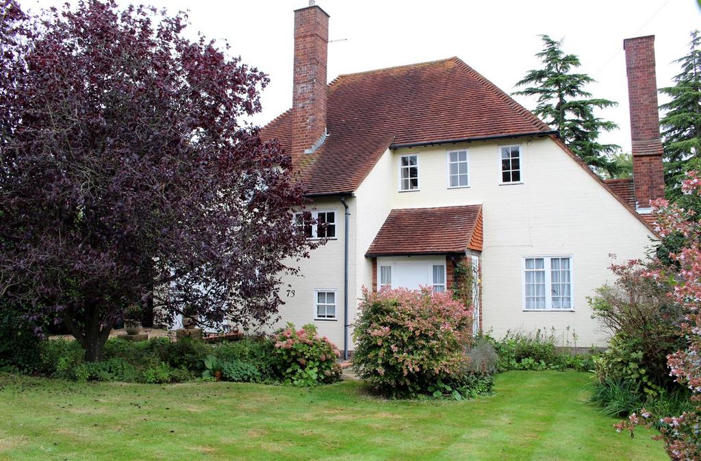Mymms Drive, Brookmans Park AL9 4 bed detached house - £1,395,000