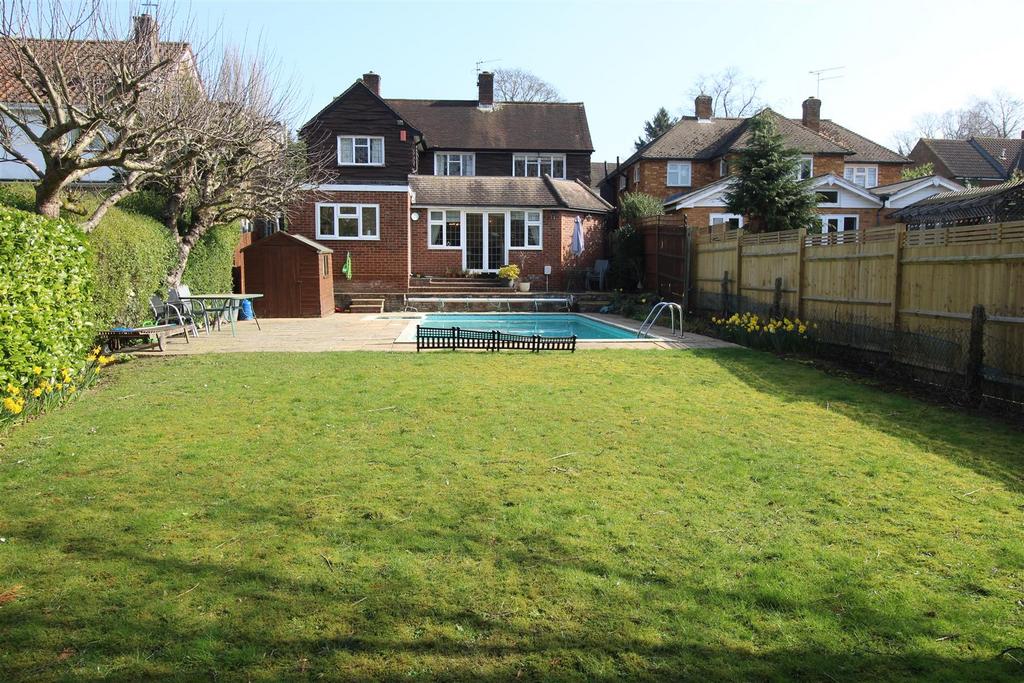 Mountway, Potters Bar EN6 5 bed detached house - £1,150,000
