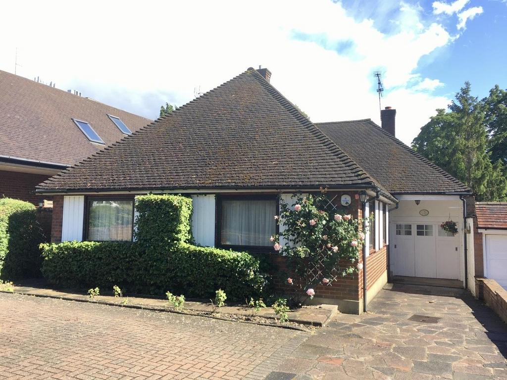 The Crest, Mount Grace Road, Potters... 3 bed detached bungalow - £729,950
